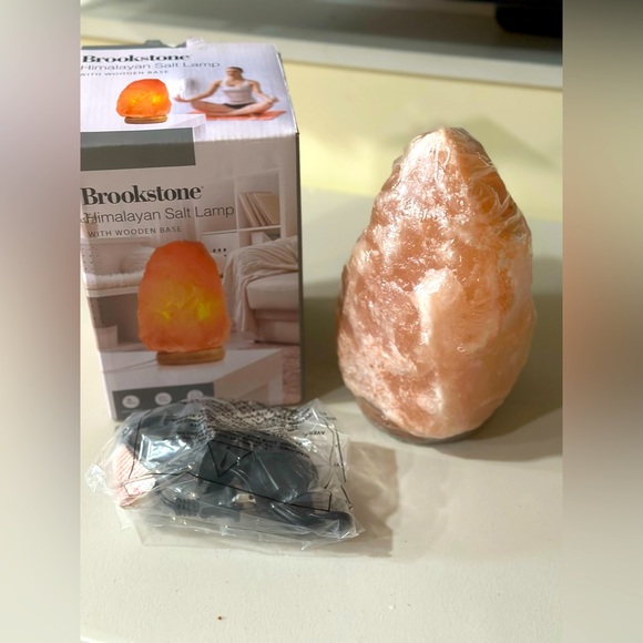Brookstone | Other | Brookstone Himalayan Salt Lamp With Wooden Base ...